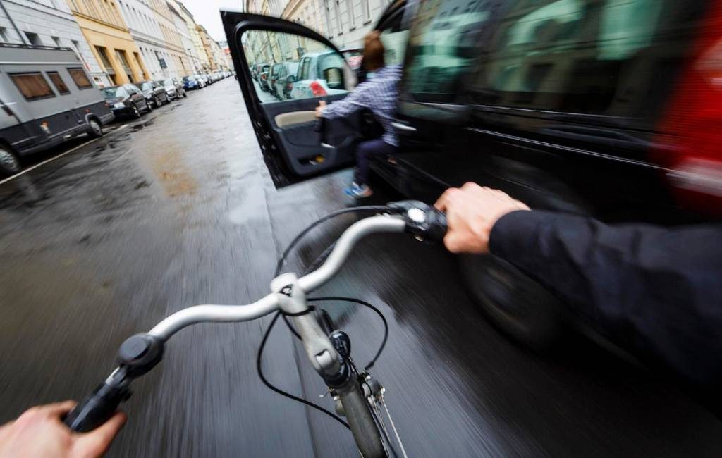 Veilige manier van een autodeur openen nu ook in Spanje 'a la holandesa'